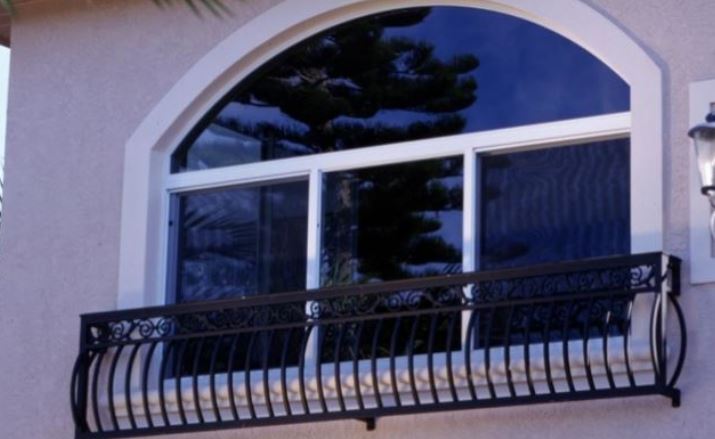 Comparing Sliding to Double-Hung Windows